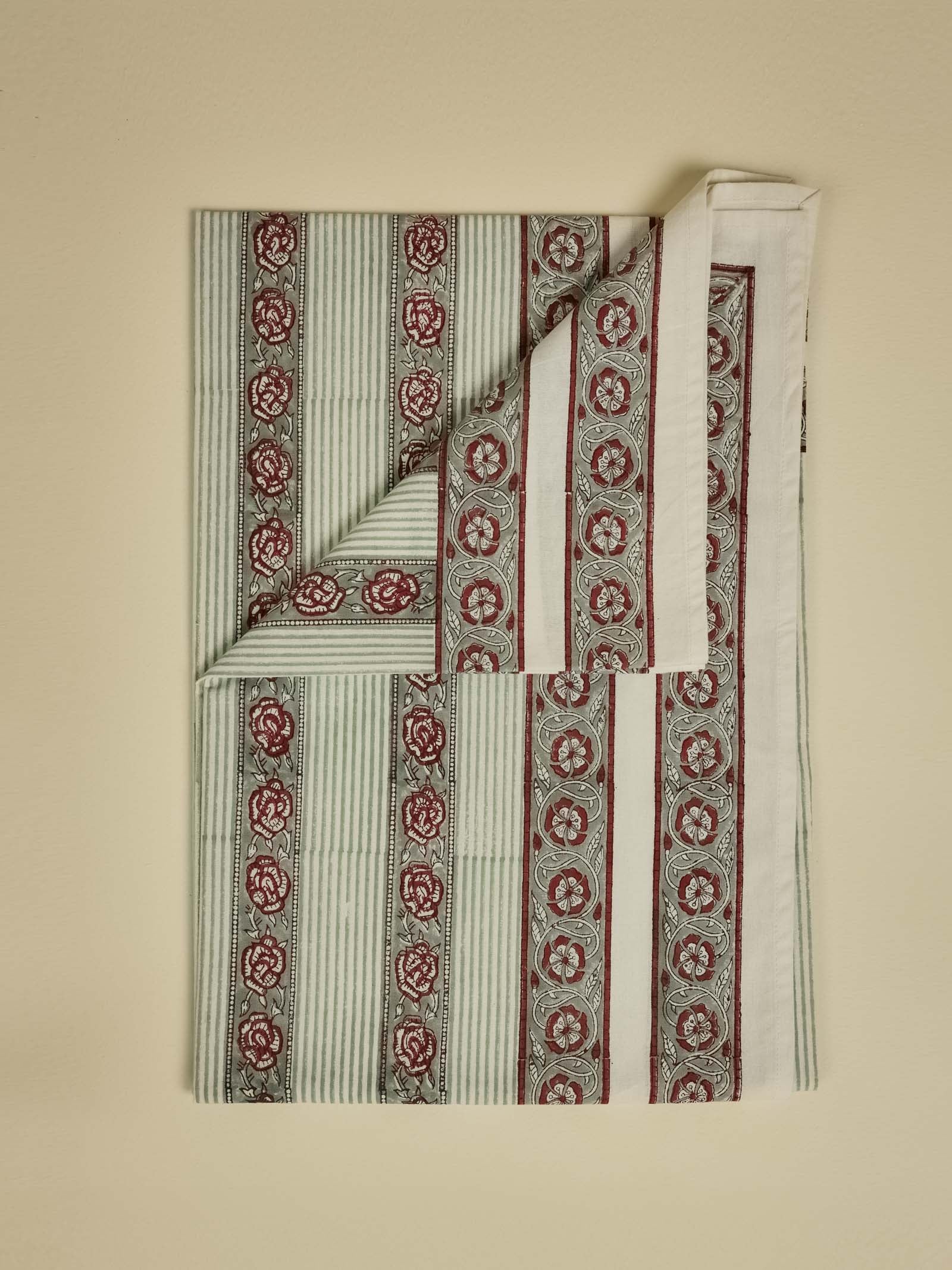 Dream of Rubies Table Cover