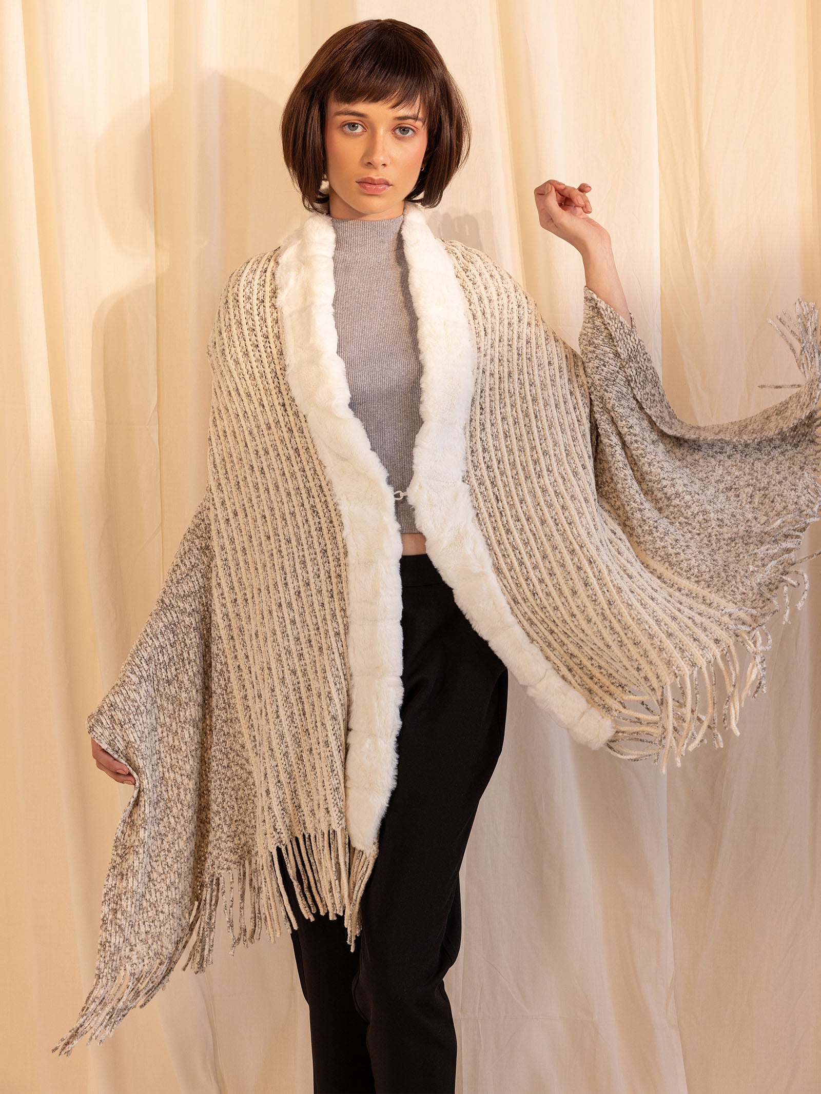 Woollen Fur Cape - Pearls